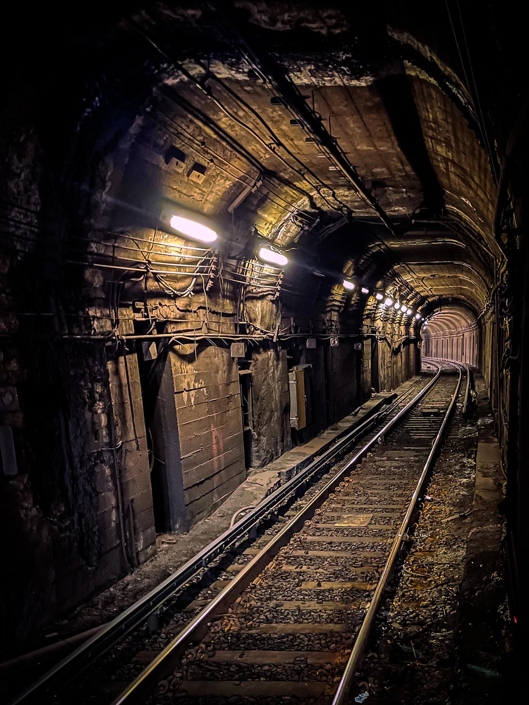 Boston Red Line tunnel | Scrolller