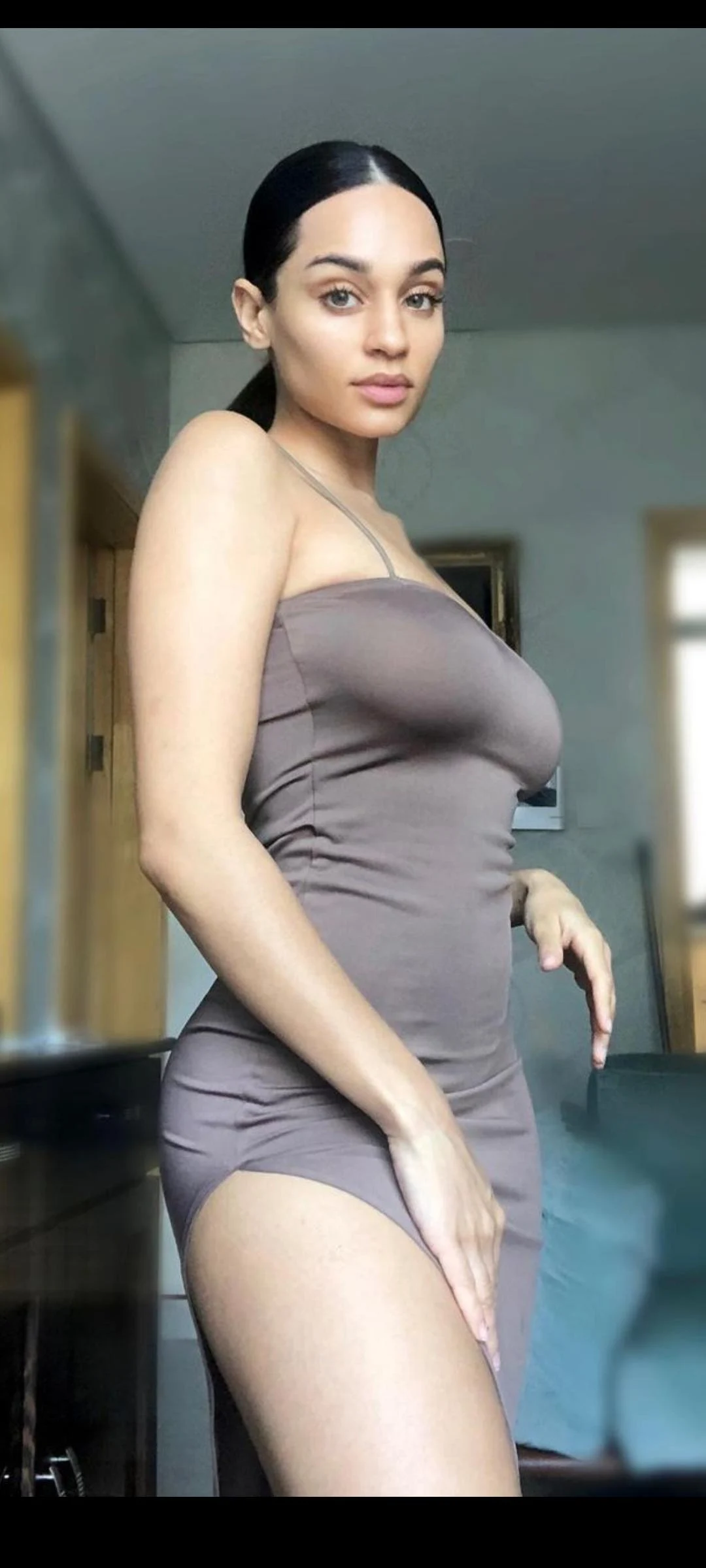 Tight bubbles | Scrolller