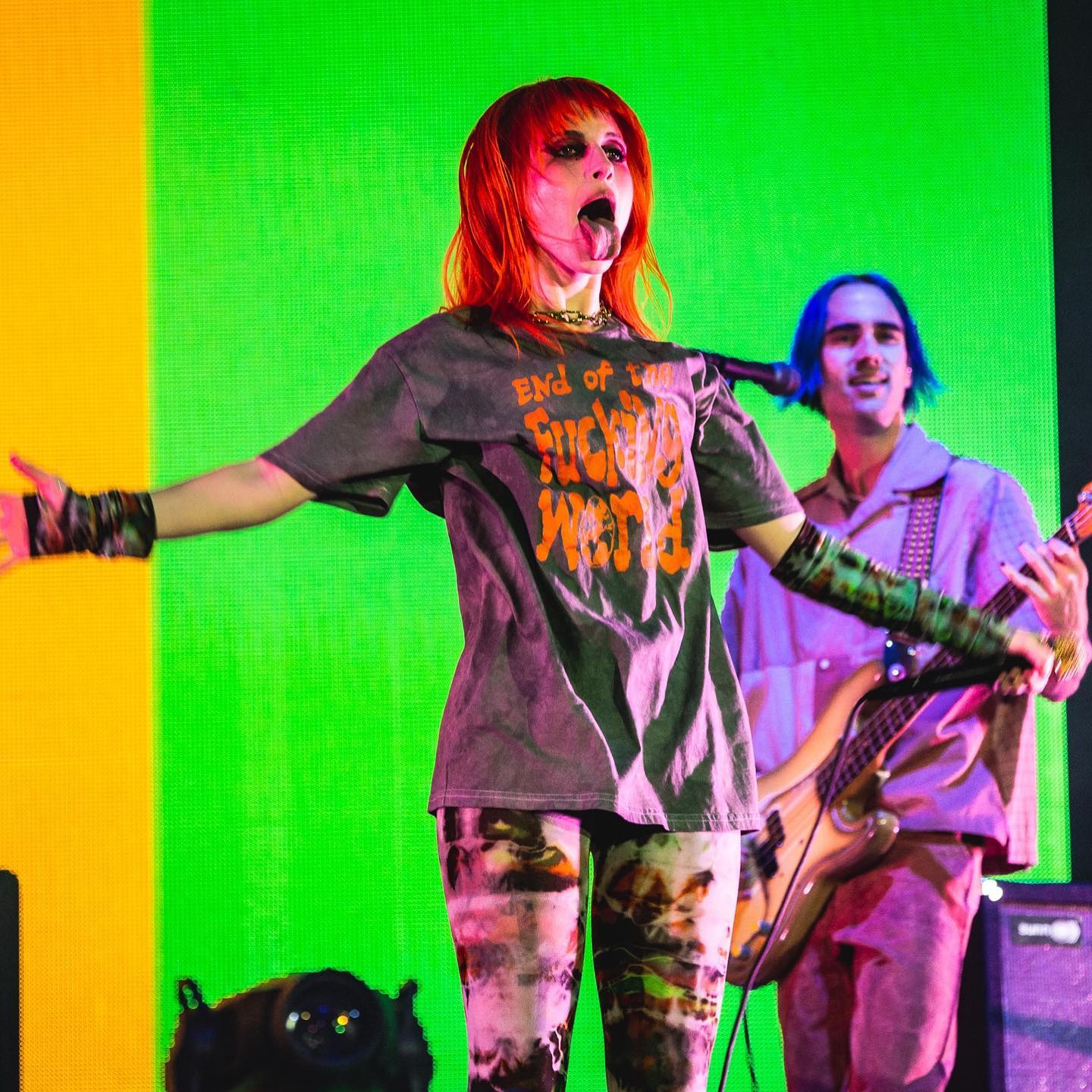 Hayley on stage | Scrolller