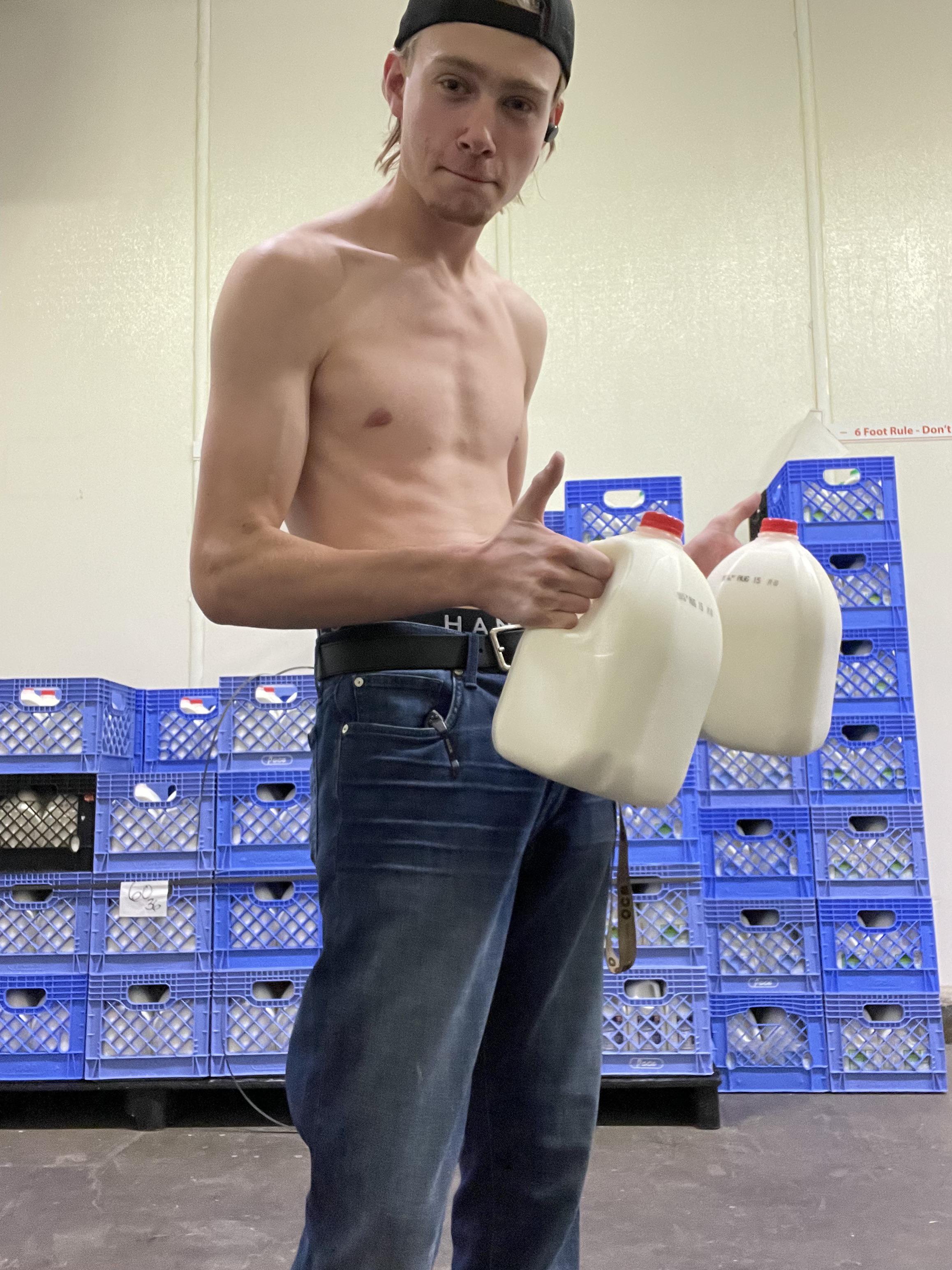 Meet the milkman | Scrolller