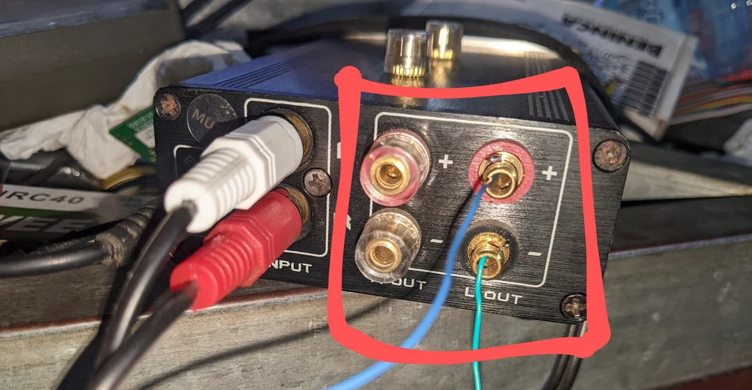What is this plug? How do I properly connect it? | Scrolller