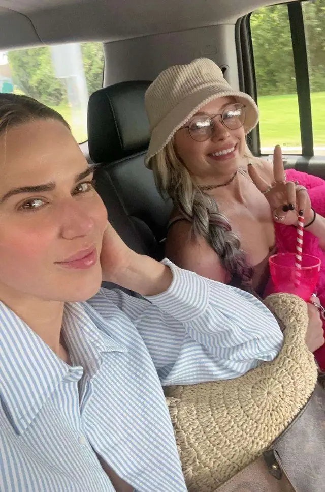 Liv Morgan & CJ perry | Scrolller