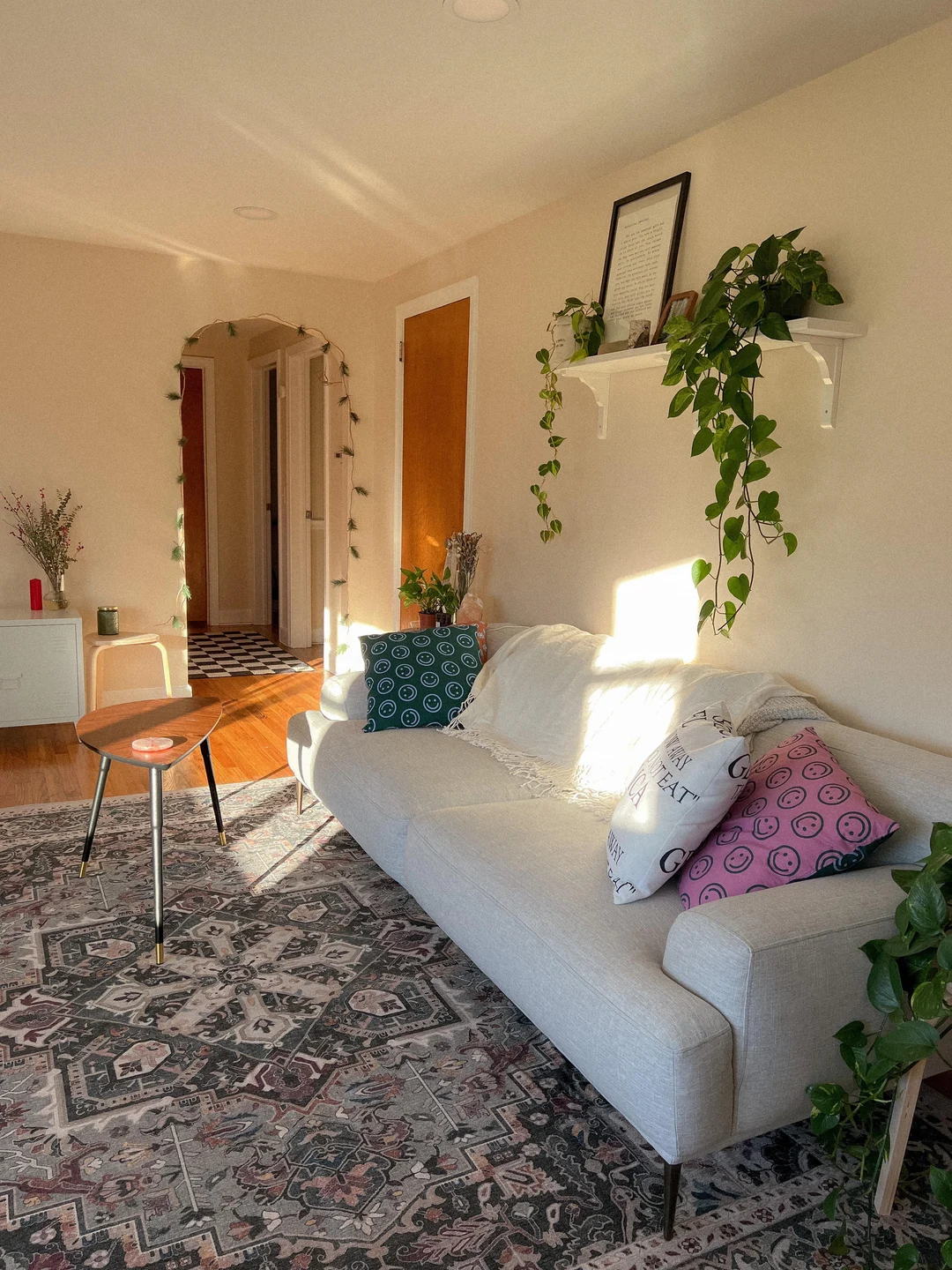 my favorite room in the house. slowly decorating for the holidays! | Scrolller