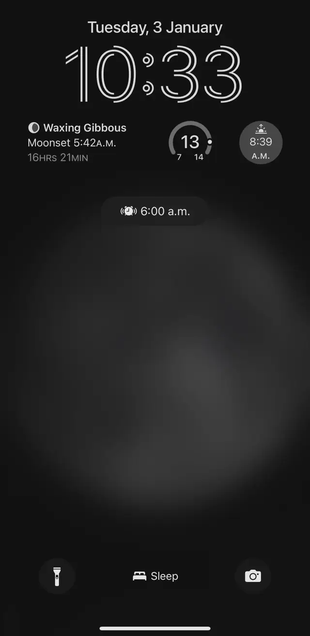 Why is my Lock Screen photo blurred and how can I unblur it I also have sleep focus on | Scrolller