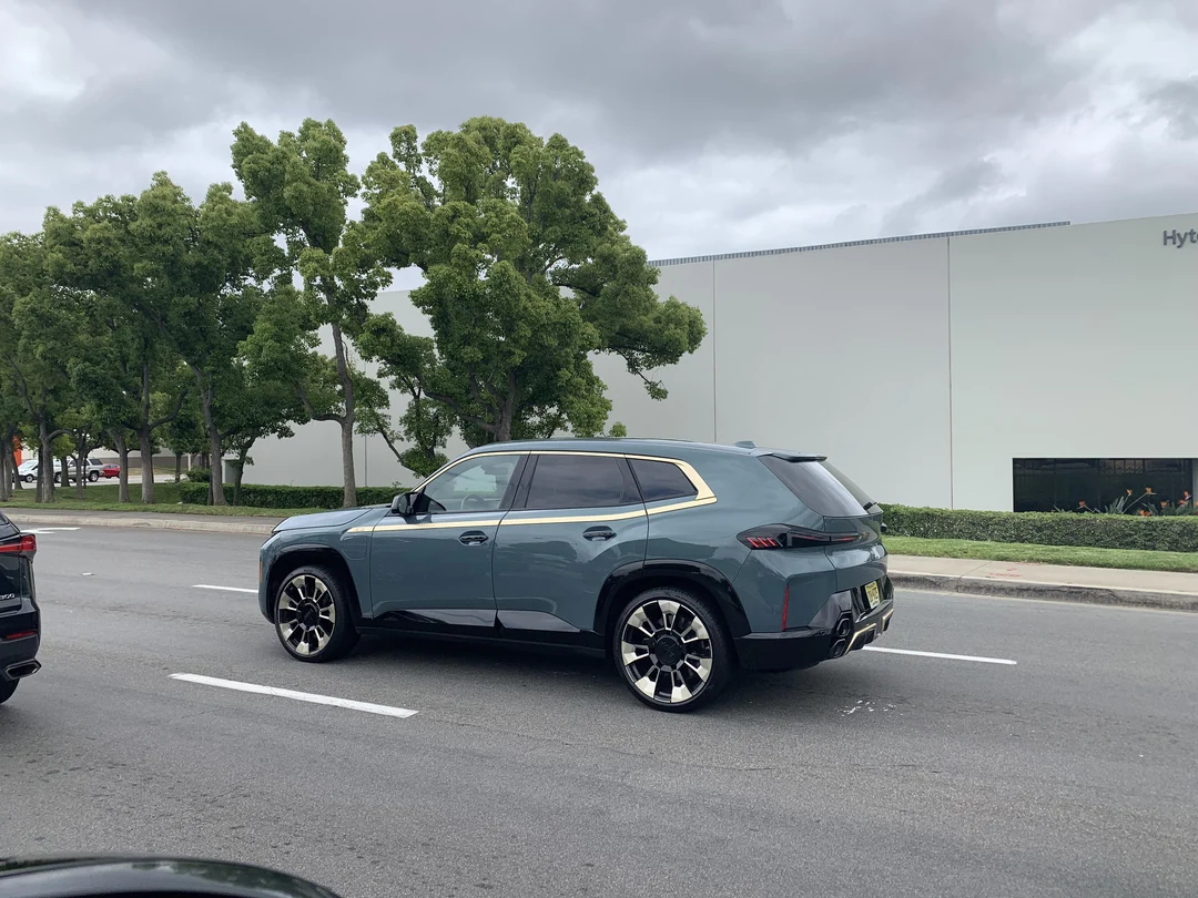 New Hybrid BMW X M spotted today. Not sure if this is a concept or not [4032x3024] | Scrolller