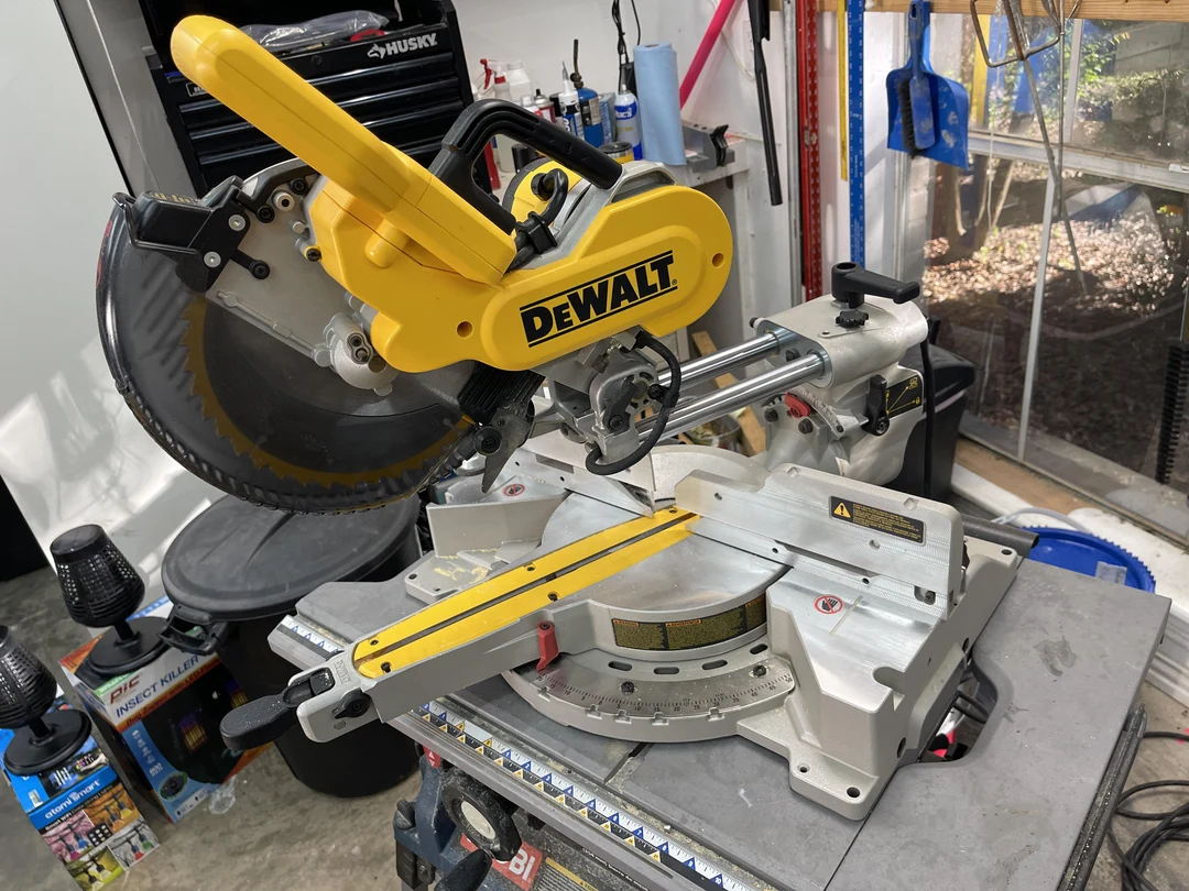 Picked up a lightly used 10" sliding saw for $220. How did I do? | Scrolller