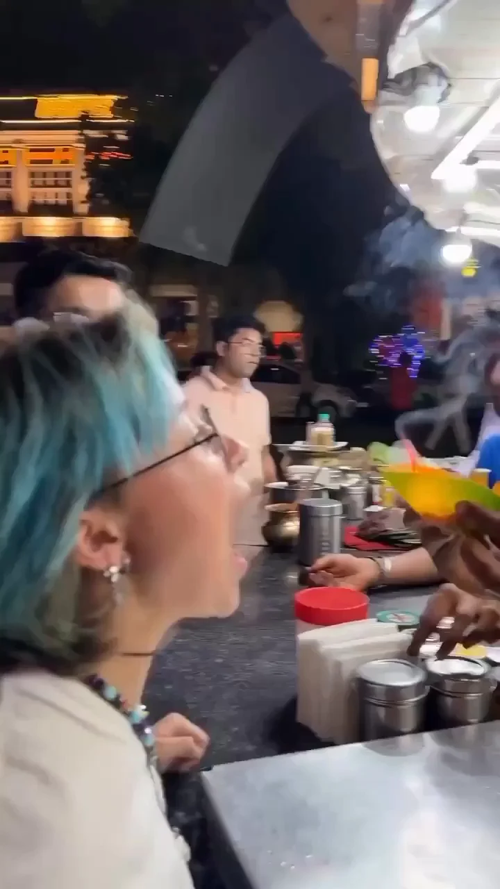 weird way of eating | Scrolller