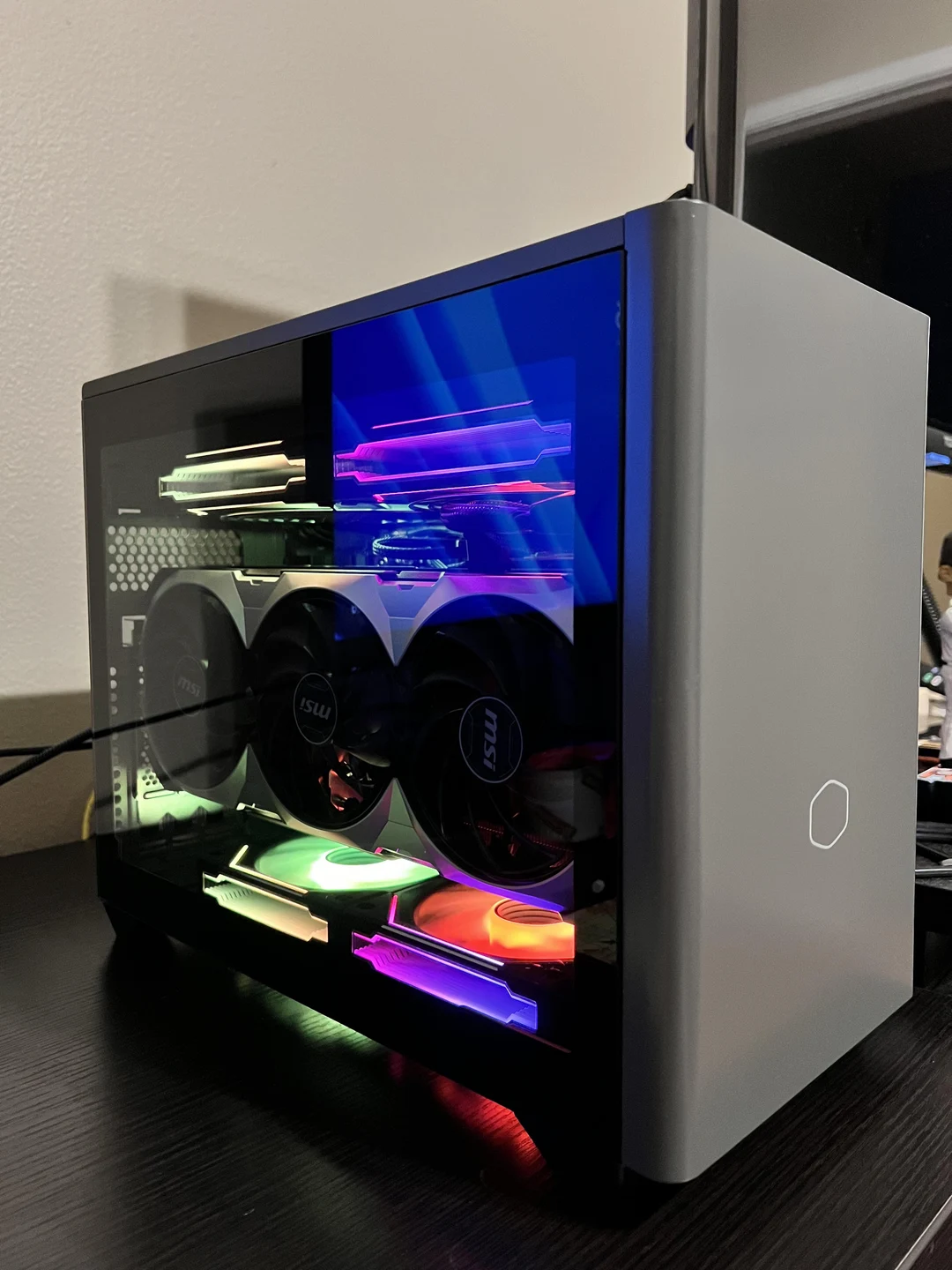 First ever SFF Build, NR 200P Max w/ 4080 super + 7800x3d | Scrolller