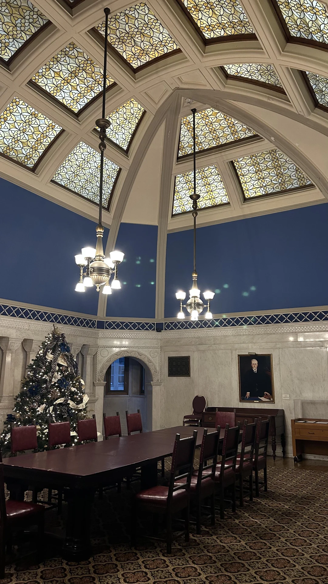 Why do I get a double vision issue on my photos that I take at night? | Scrolller