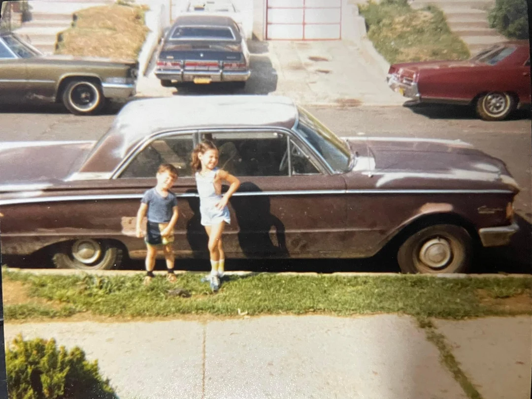 Me and my big sister in front of mommoms house (early 80s) | Scrolller