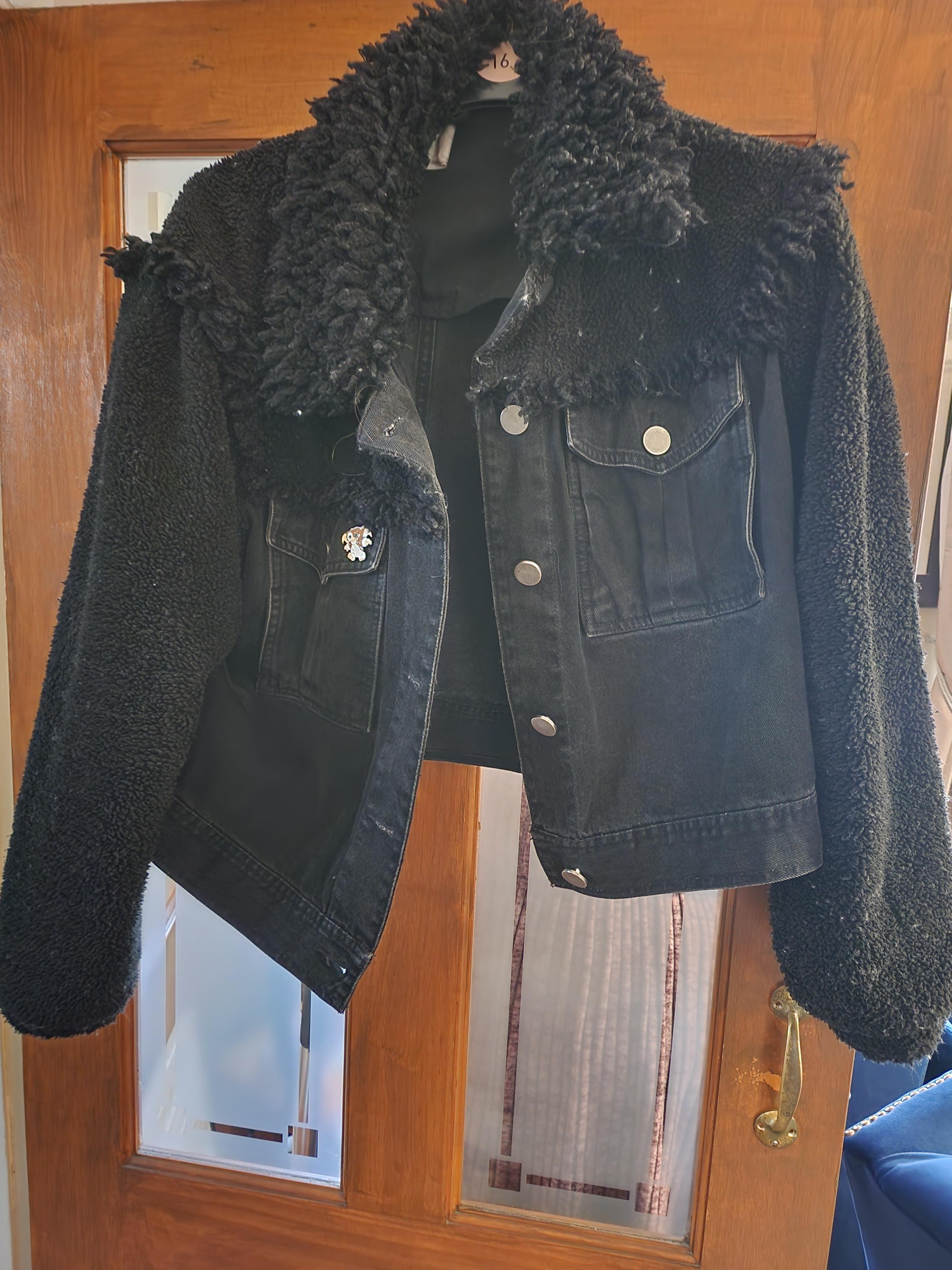 Help me find | Scrolller