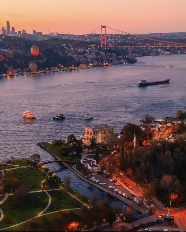 İstanbul | Scrolller