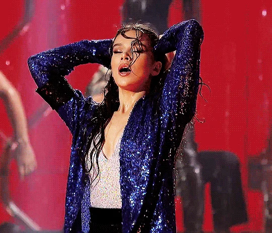 Hailee on “Lip Sync Battle” (2018) | Scrolller