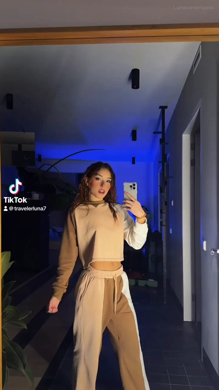 Kitana Cosplay | Scrolller