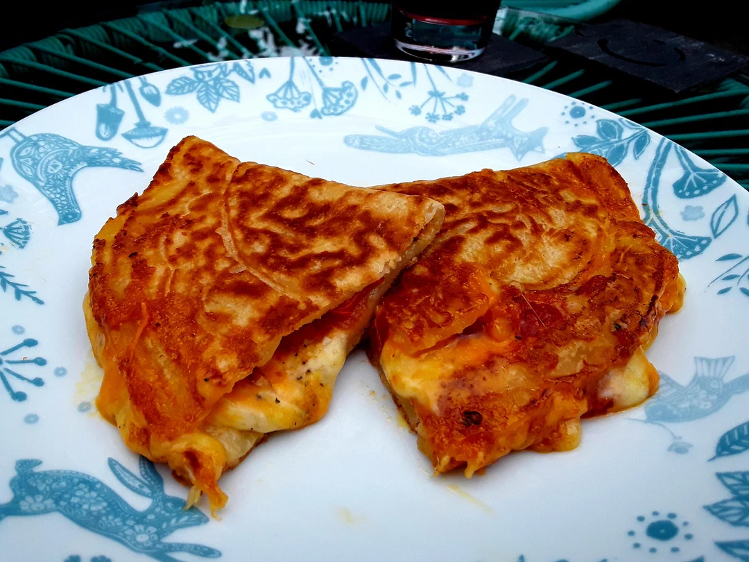 Speedy homemade flatbread sandwich | Scrolller