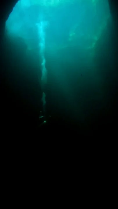 Everyone Loves a Vertical Cave Diving Video (Florida, USA) | Scrolller