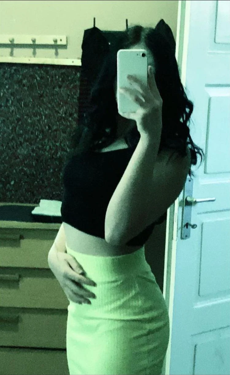 Does the black suits me? | Scrolller