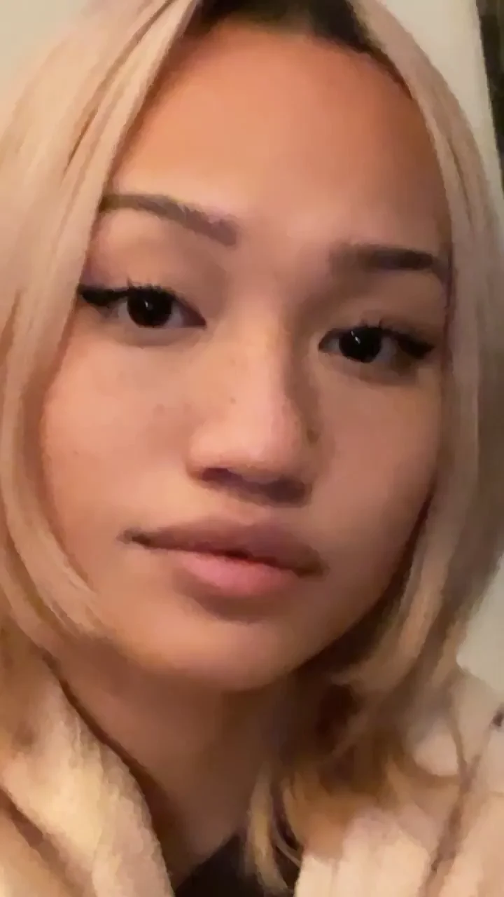 Onlyfans baddie needs u | Scrolller