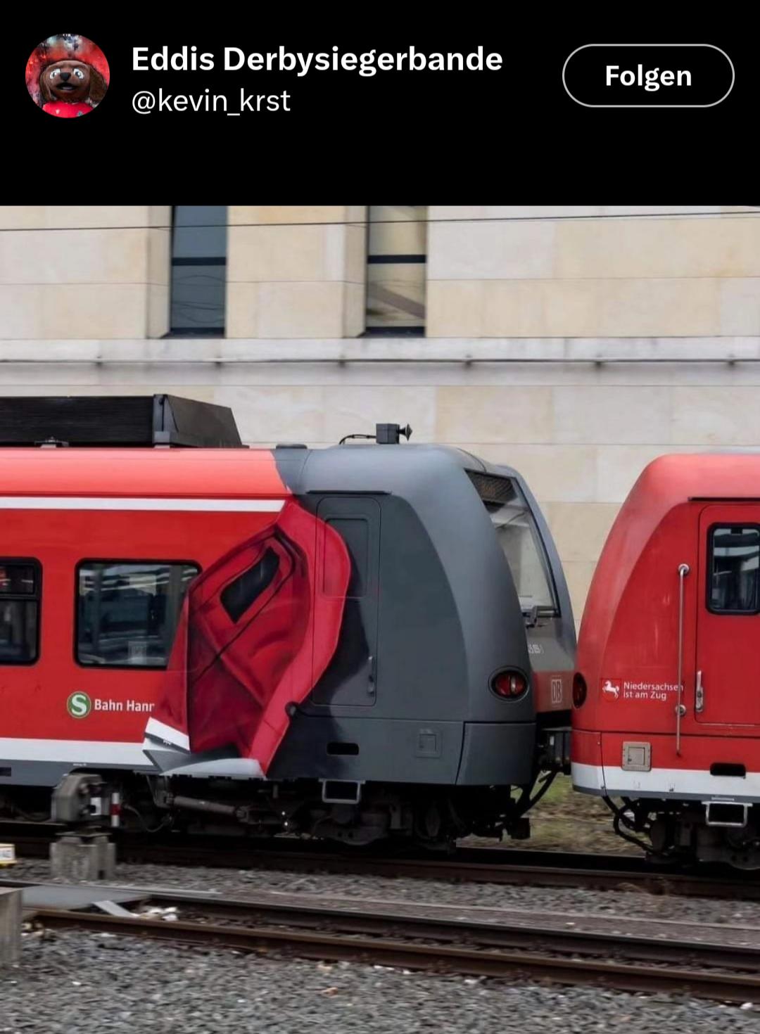 Genius grafitti on a train... | Scrolller