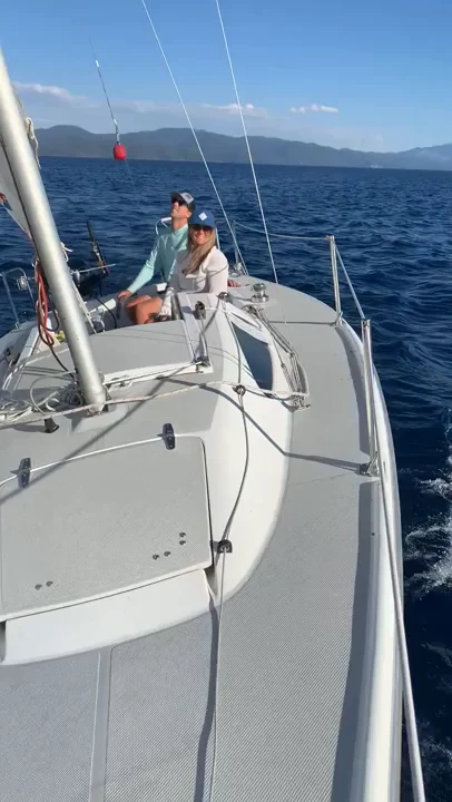 First sail on my first boat. Cat 22 Capri | Scrolller