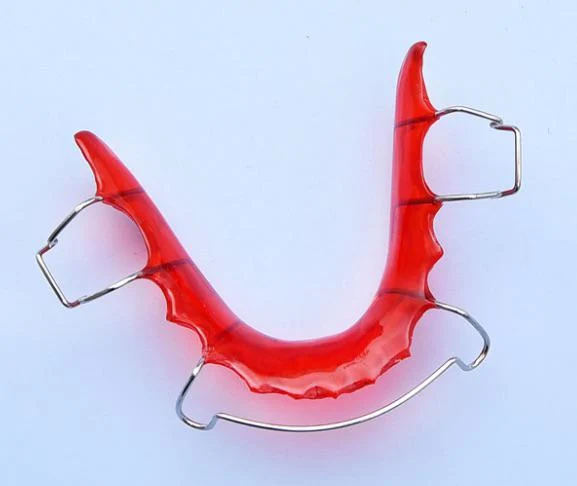 Gap between bottom teeth | Scrolller