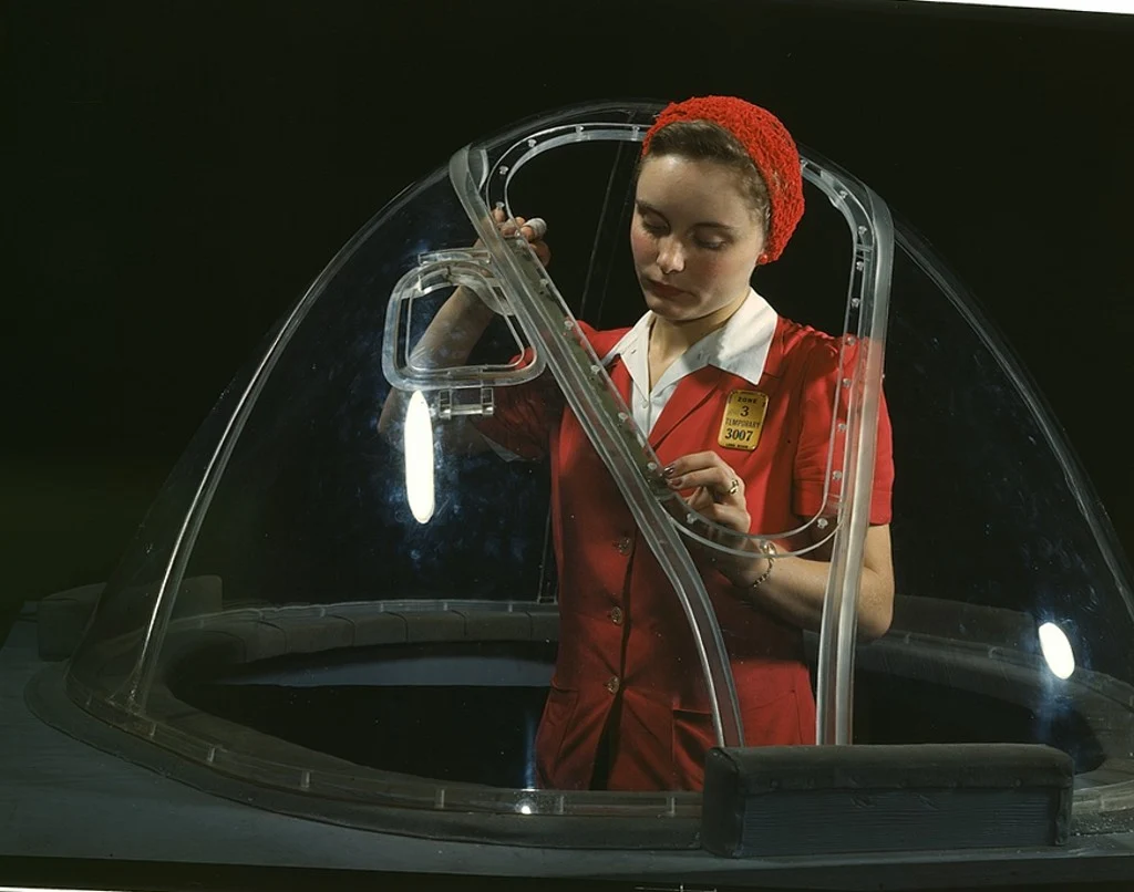 Women of WW2 colourised, 1940s | Scrolller