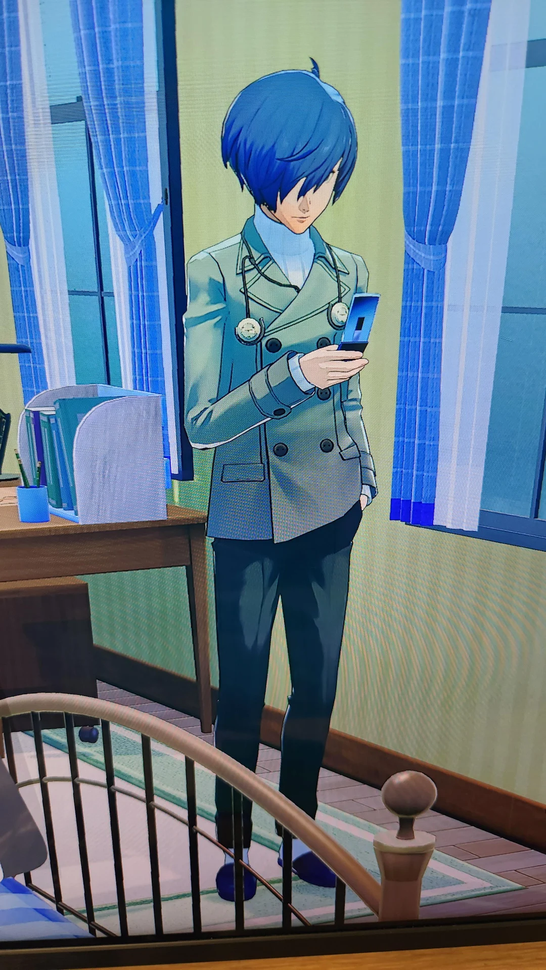 I love how in Reload they're using flip phones | Scrolller