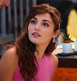 Hande Ercel | Scrolller