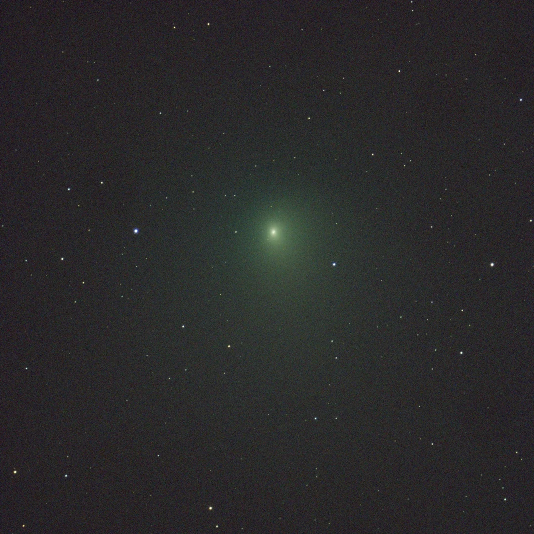 A completely unedited photo of a comet I took. | Scrolller