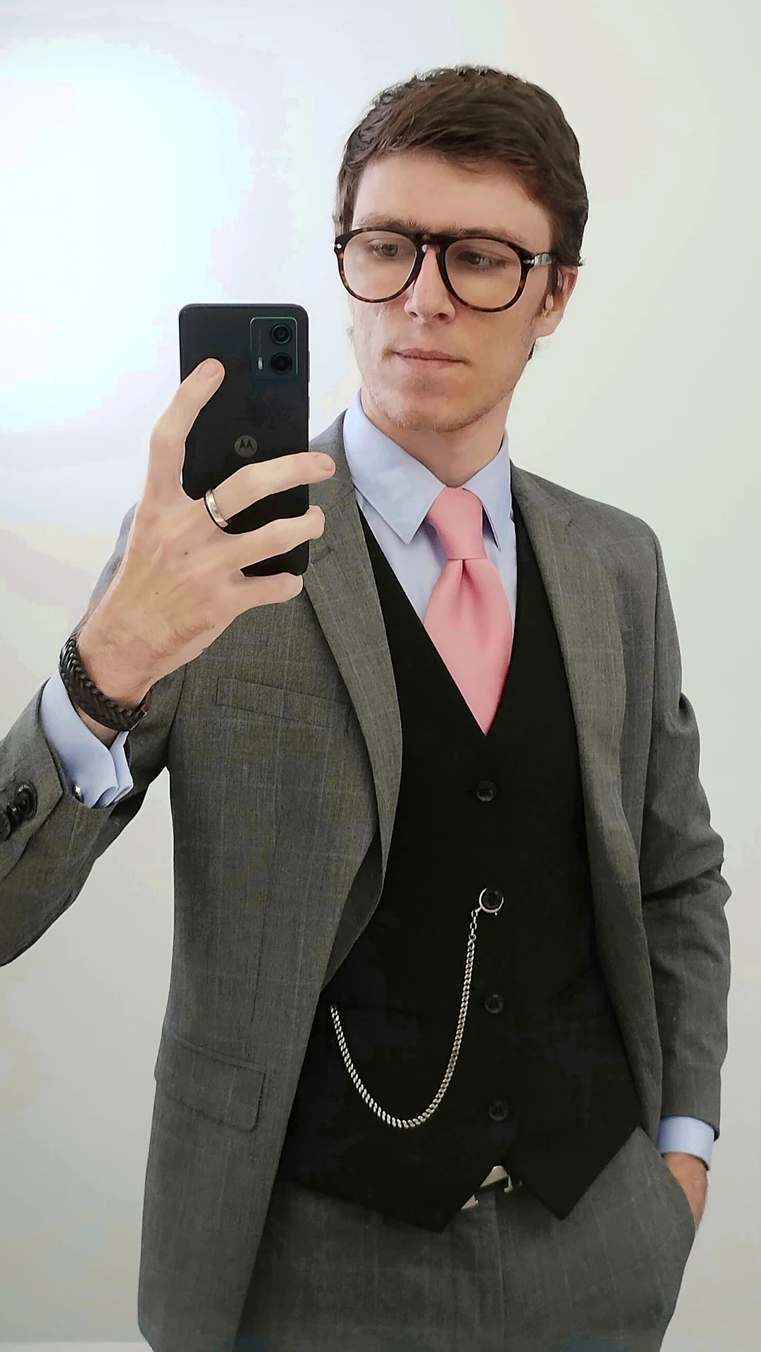 Have a nice day, Ladies & Gentlemen. | Scrolller