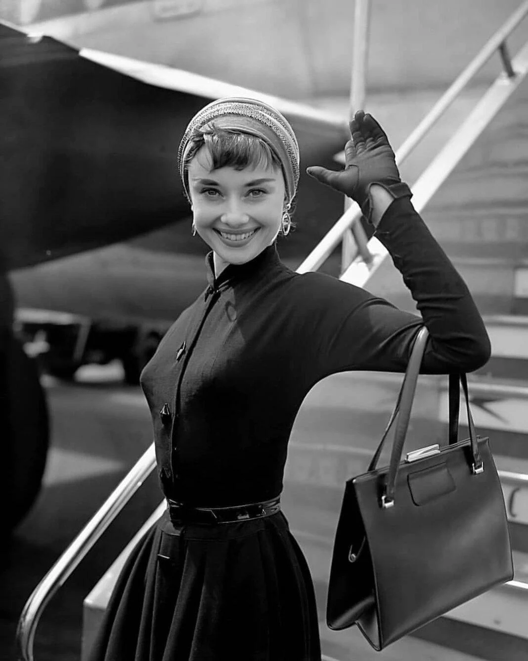 Audrey Hepburn | Scrolller