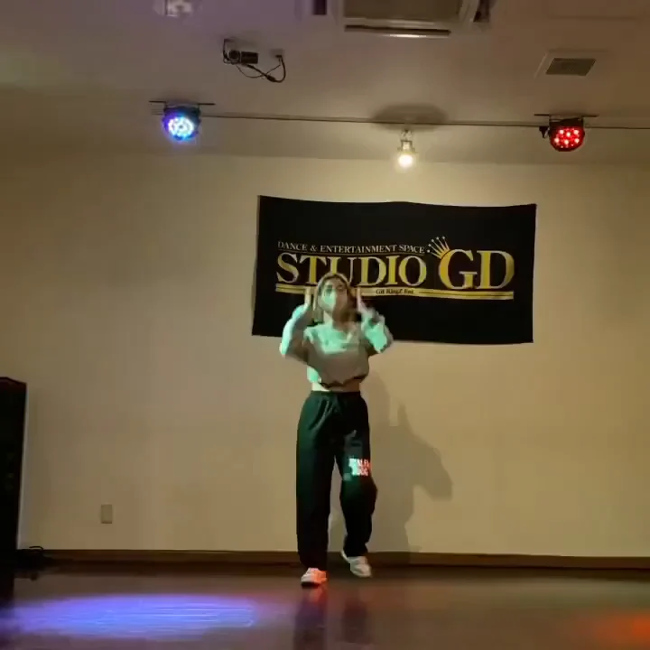 220416 Banghana Instagram Update - Hana (Momo's Sister) dancing to Twice's "Get Loud" | Scrolller