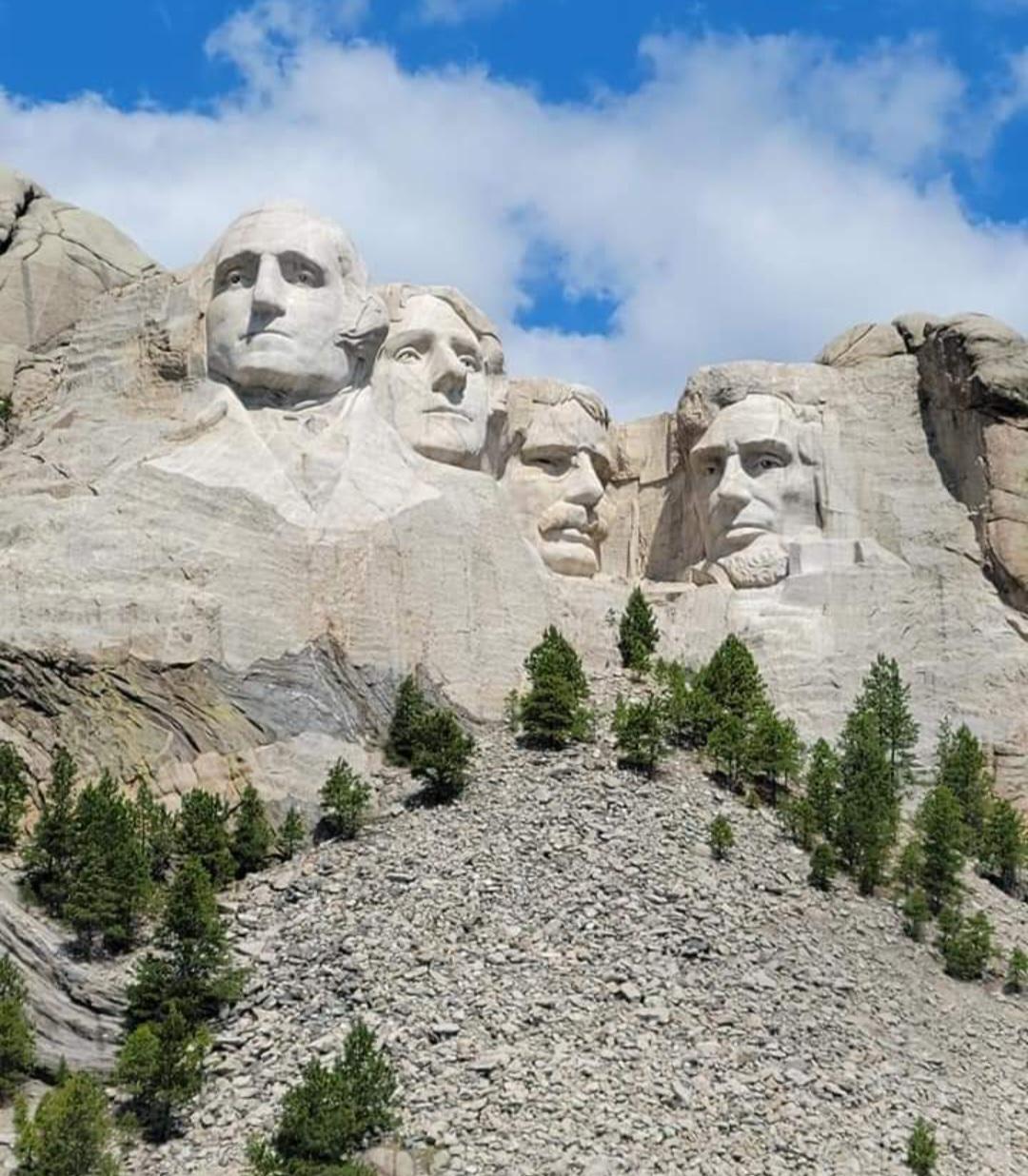Mount Rushmore | Scrolller
