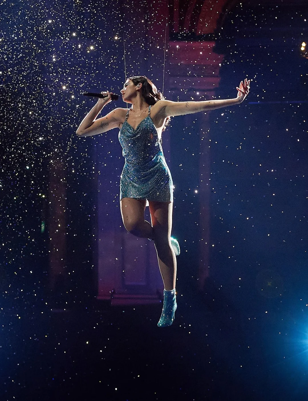 Levitating at AMAs 2020 | Scrolller