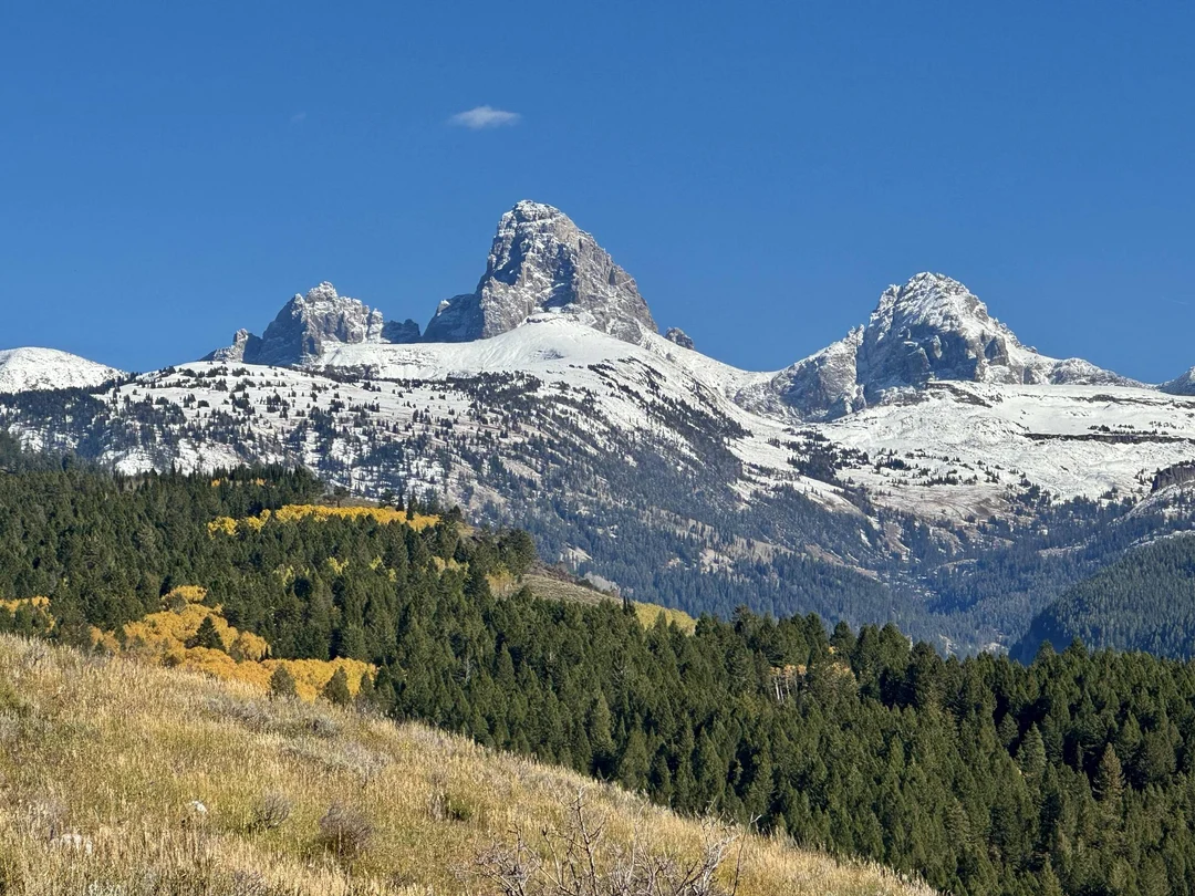 First snow in the Tetons [OC] [4032x3024] | Scrolller