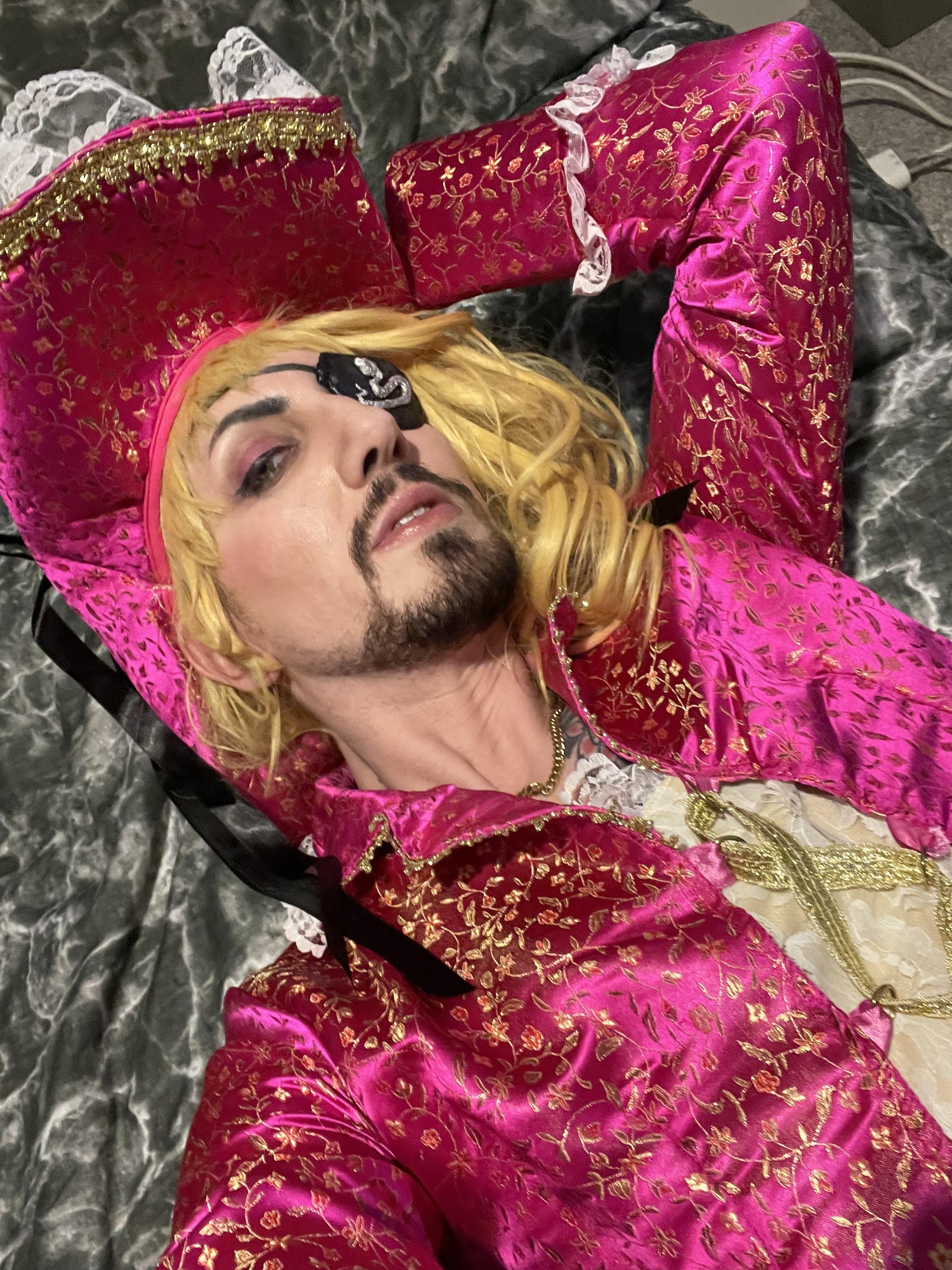 Wore pirate got small tiger | Scrolller