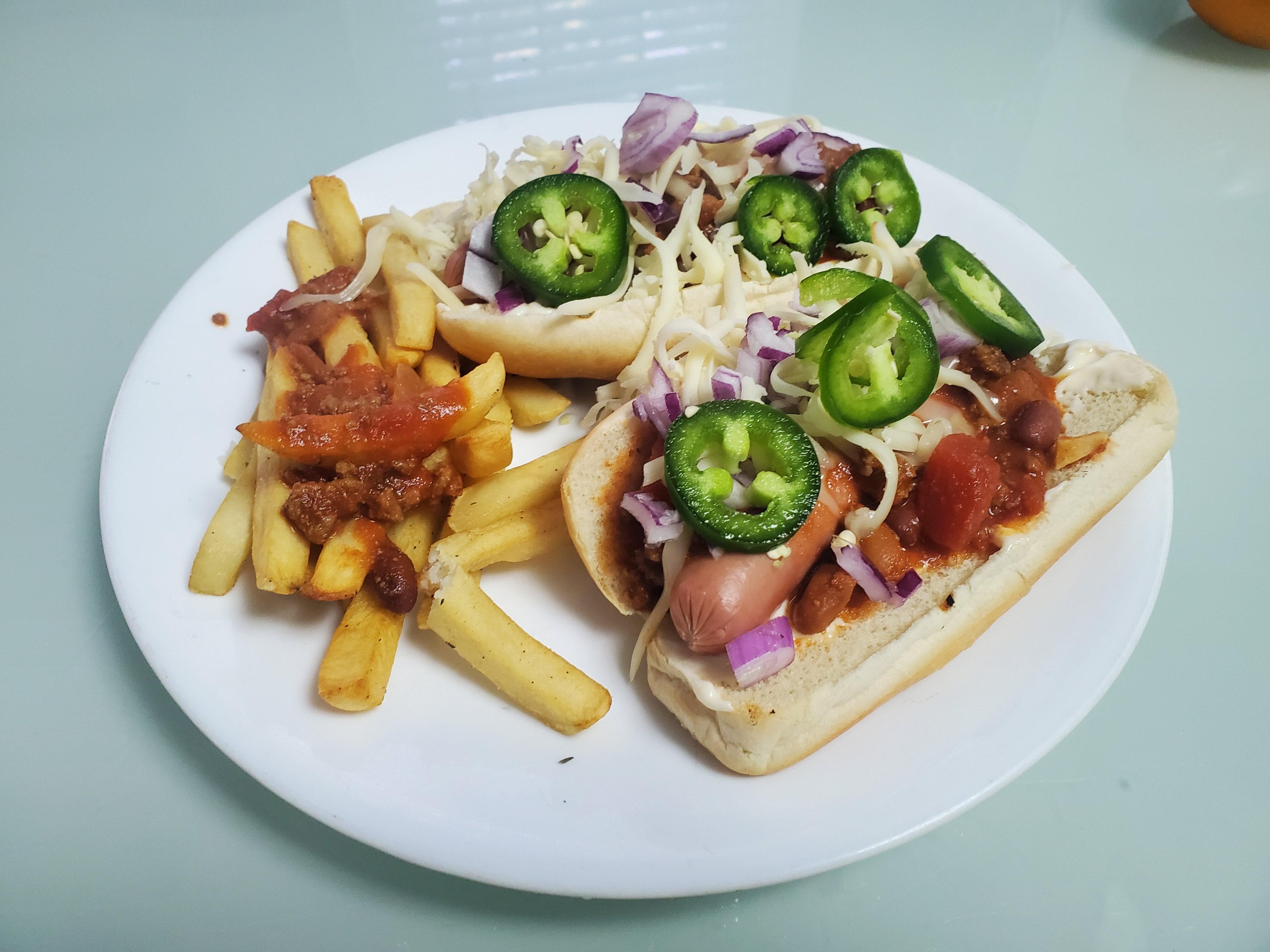 [I ate] Chili hot dogs | Scrolller