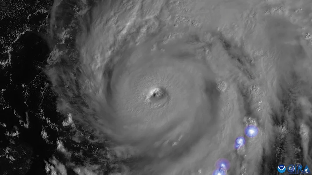 Spectacular Imagery of Hurricane Ian's Lightning-Packed Eye Wall | Scrolller