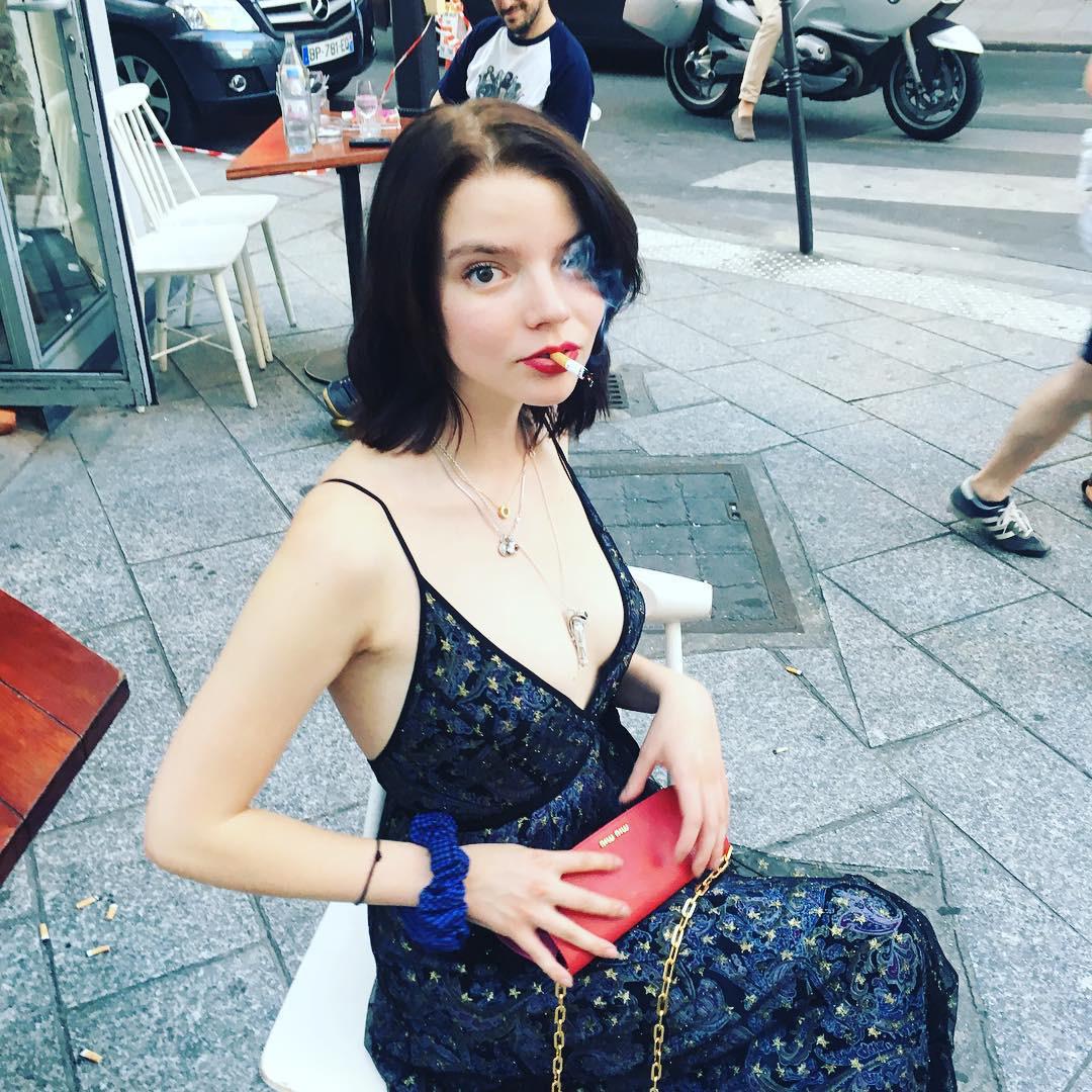 Red Purse | Scrolller