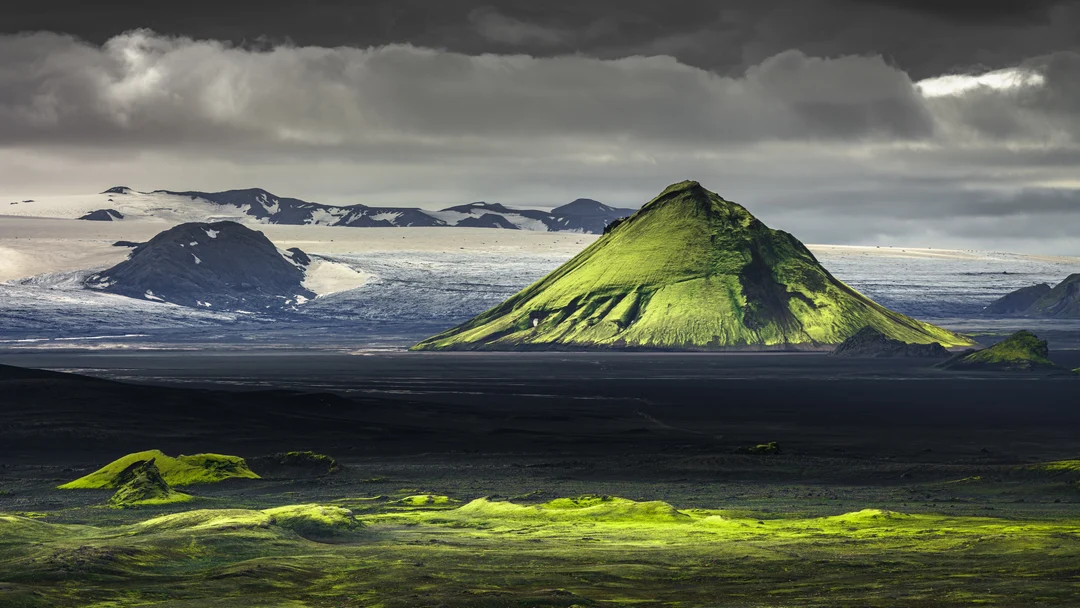 Views of Iceland. Green volcano [1920x1080] | Scrolller