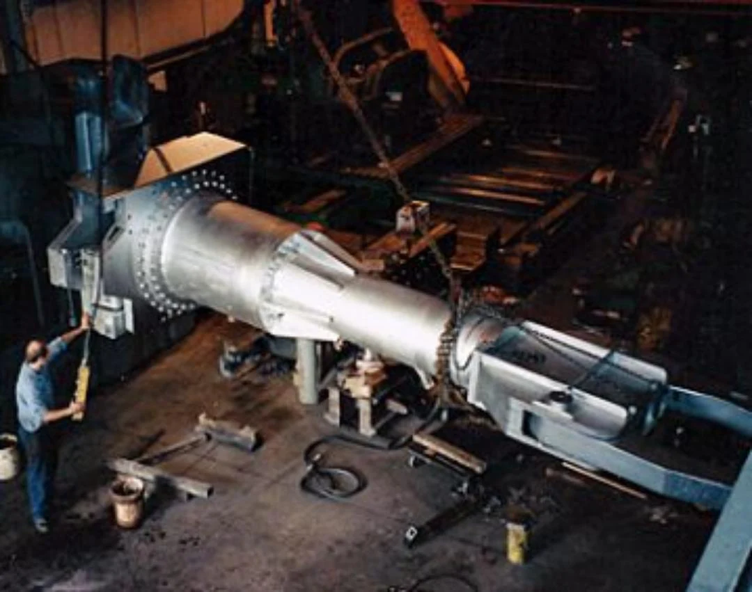 Forging press manipulator construction | Scrolller