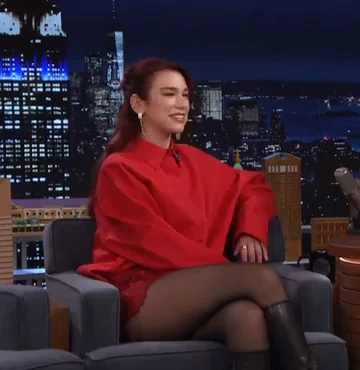 Stunning on ‘The Tonight Show Starring Jimmy Fallon’ | December 2023 | Scrolller