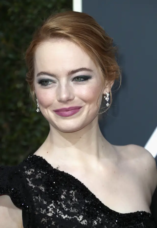 Emma Stone Scrolller