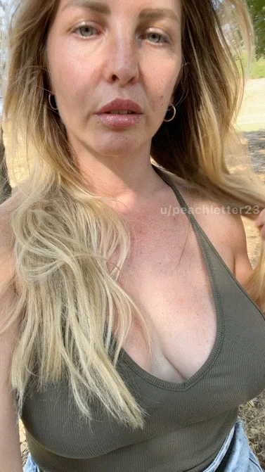 Braless in the wind | Scrolller