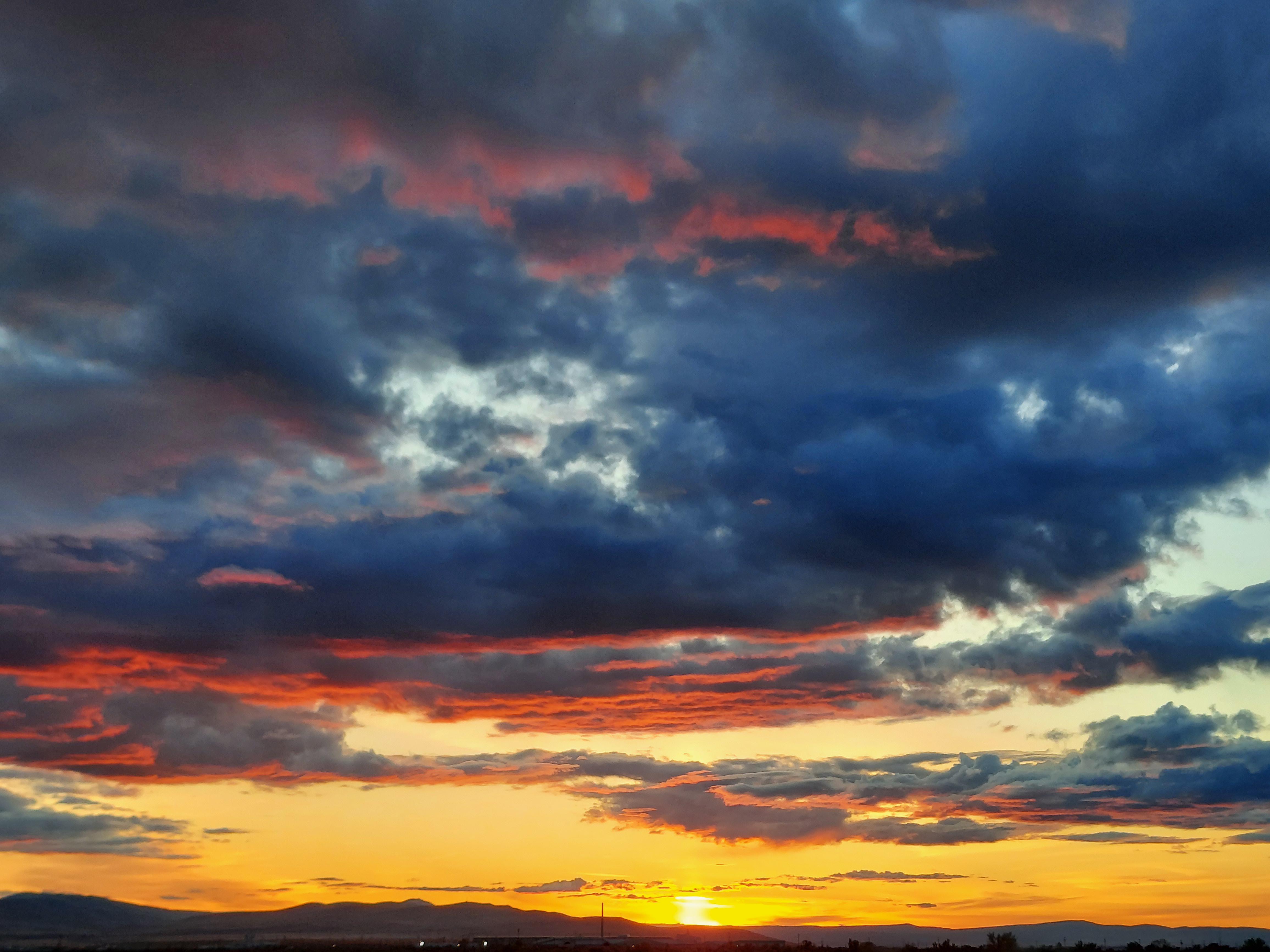 Sun setting | Scrolller