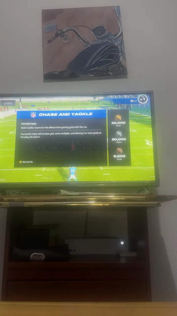 My defense is glitched | Scrolller