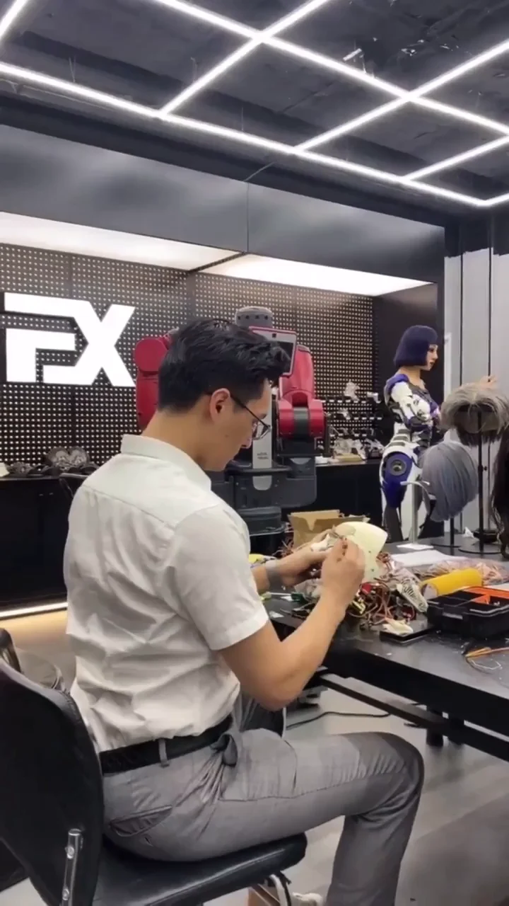 Robots... | Scrolller