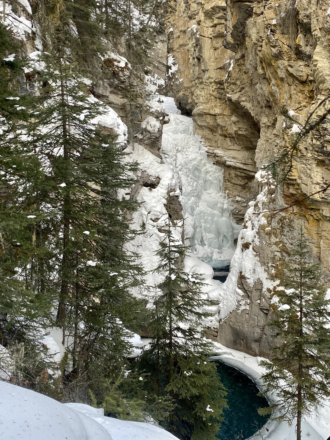 Johnston Canyon, Ab - lower falls | Scrolller