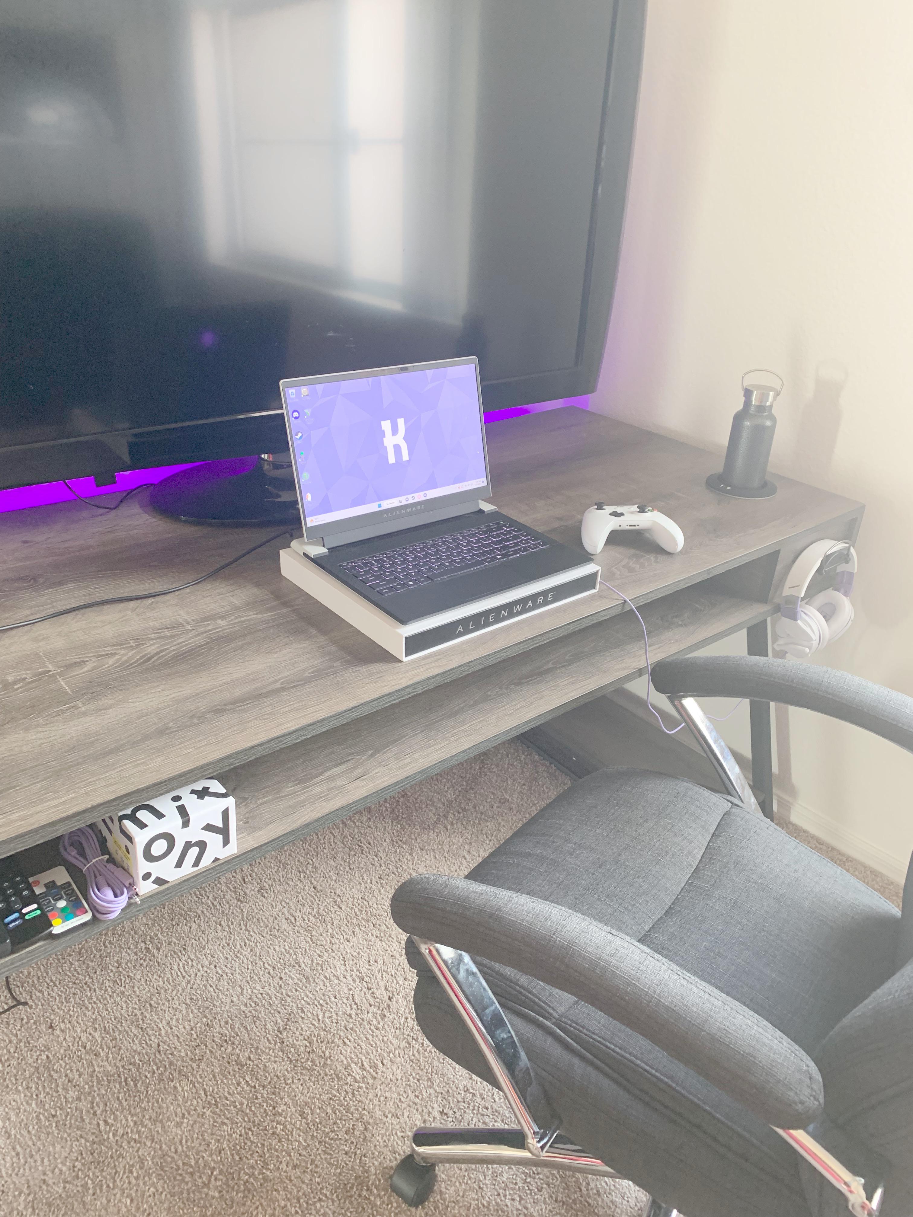 Minimalist Gaming Setup. What do y’all think? | Scrolller