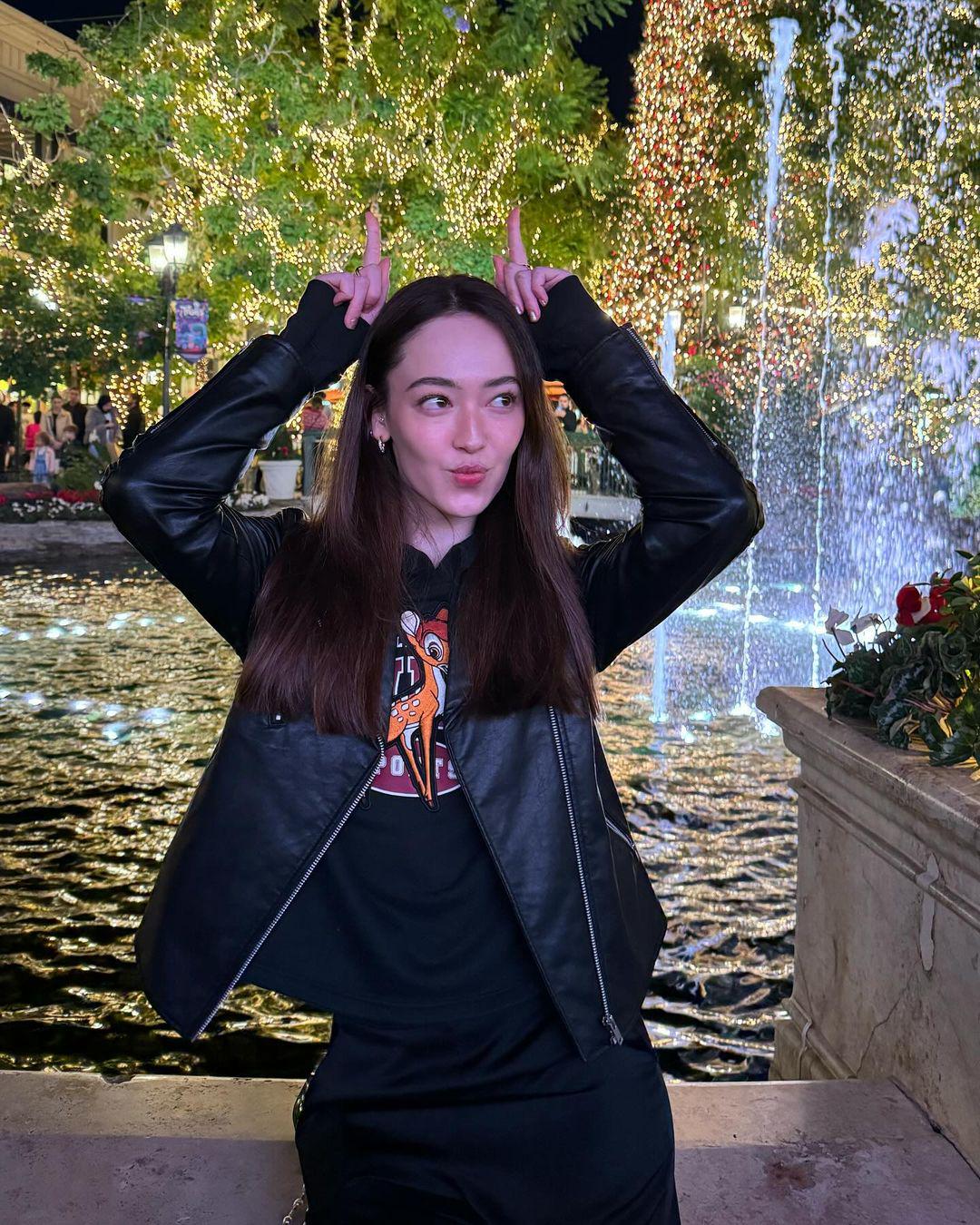 Fiona Fussi | Scrolller